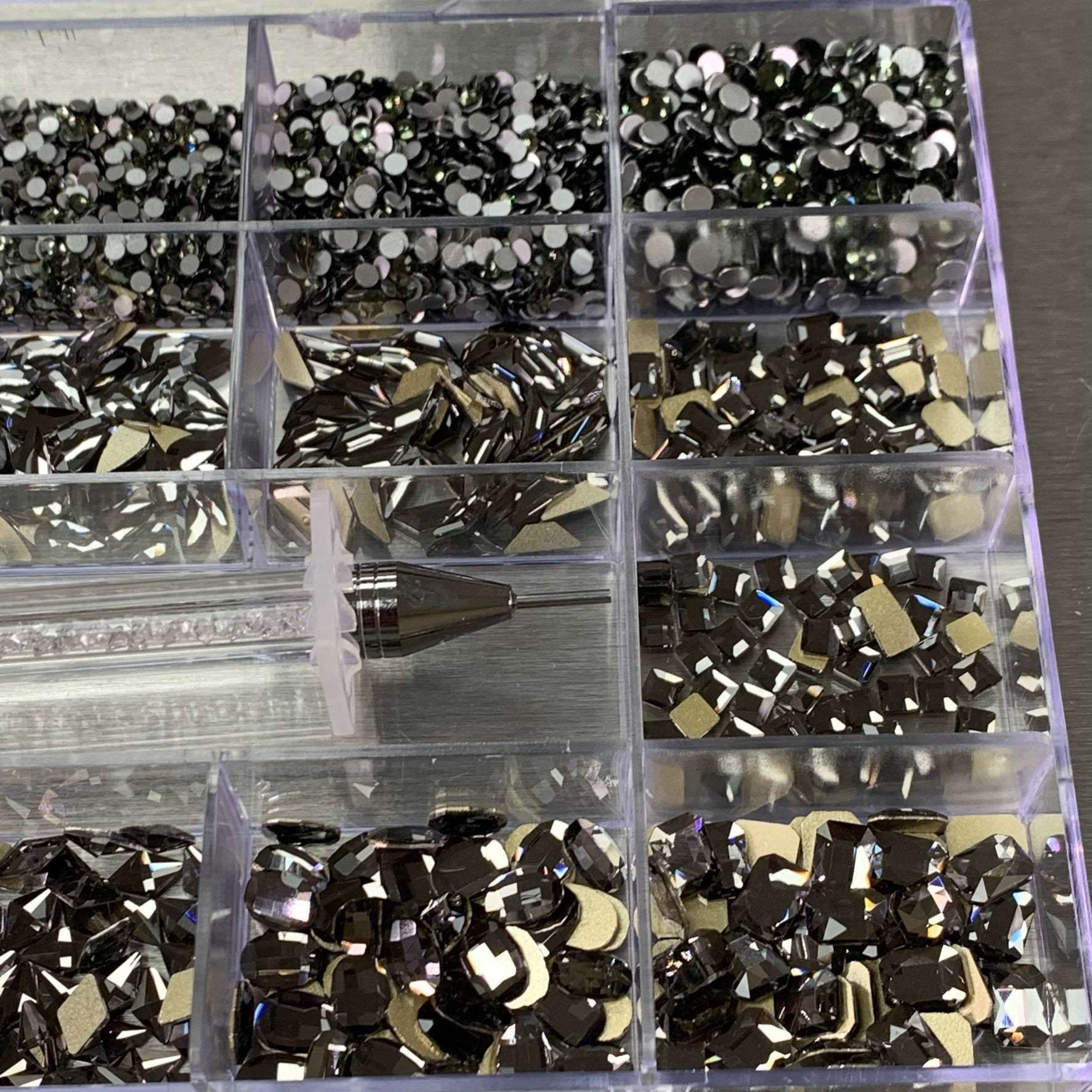 [Titanium gold-back] Rhinestones set - 20 cells box - 14 big shapes an ...