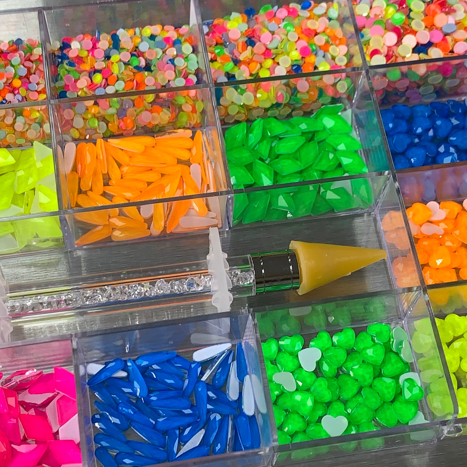 [Neon] Rhinestones set - 14 mix shapes and 6 round shapes - mixed colo ...